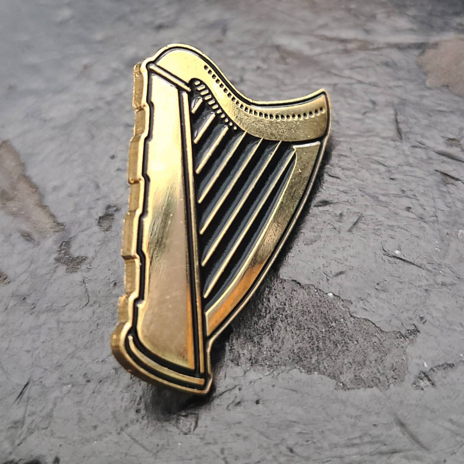 Golden Harp Pin - Combat Shillelagh